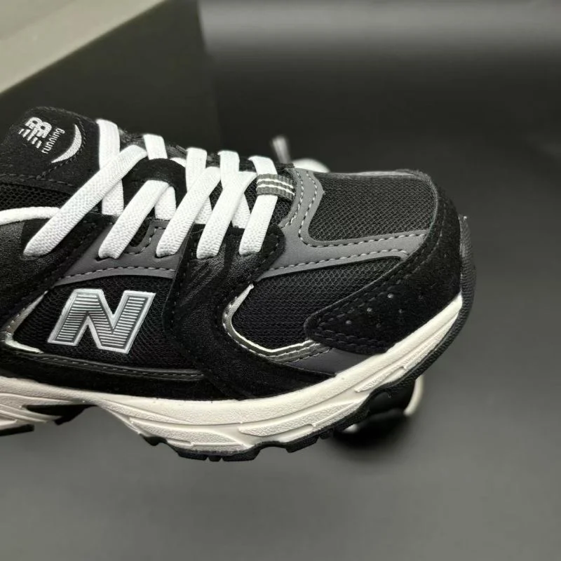 Accurate model NEW BALANCE SHOES