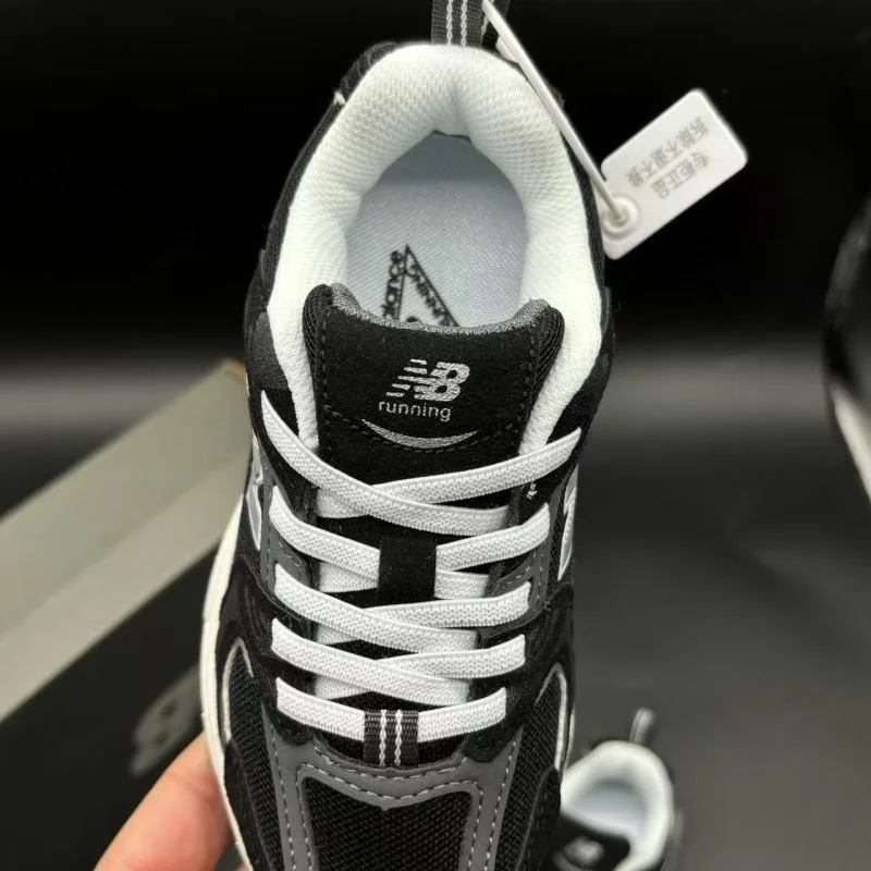 Accurate model NEW BALANCE SHOES