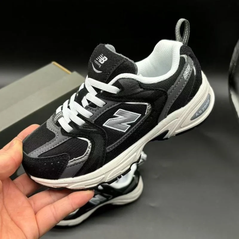 Accurate model NEW BALANCE SHOES