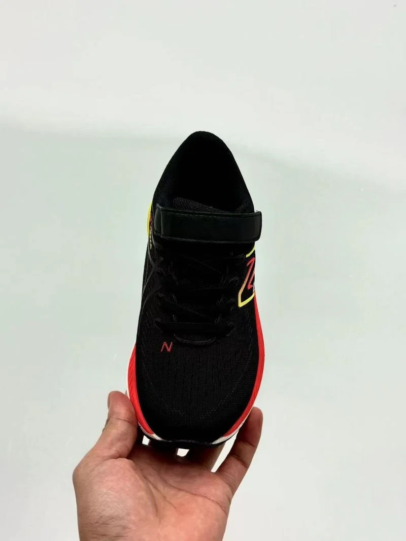 Brand-authenticated NEW BALANCE SHOES