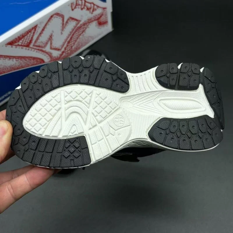Discounted NEW BALANCE SHOES