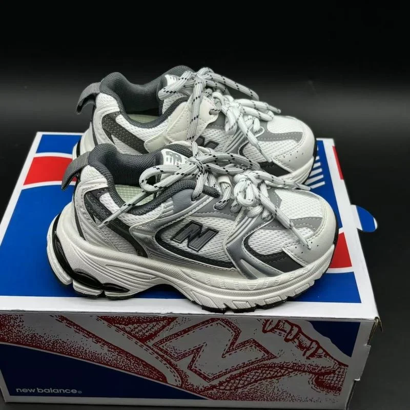 NEW BALANCE SHOES