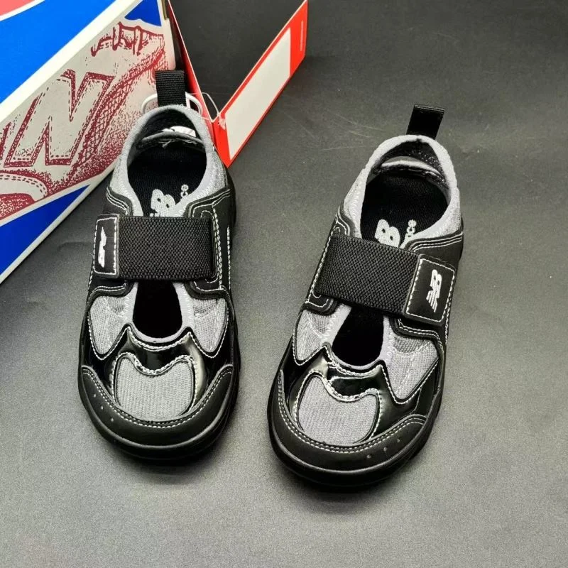 Indistinguishable NEW BALANCE SHOES