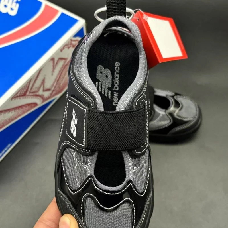 Indistinguishable NEW BALANCE SHOES