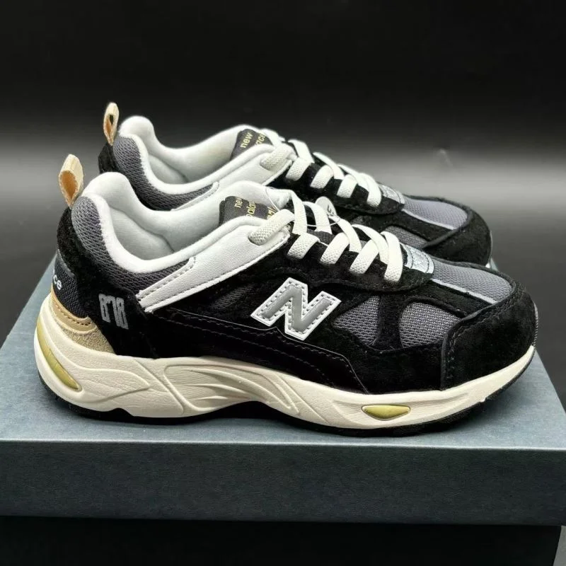 NEW BALANCE SHOES