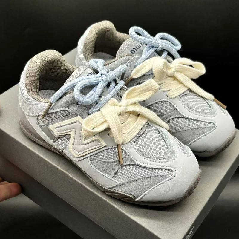 NEW BALANCE SHOES