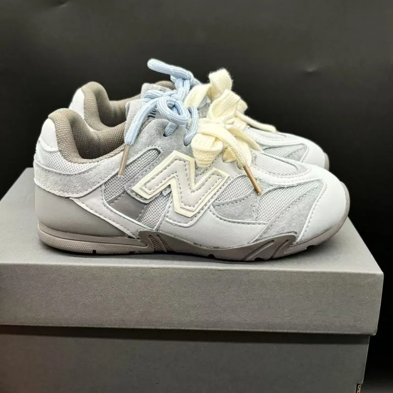 Accurate model NEW BALANCE SHOES