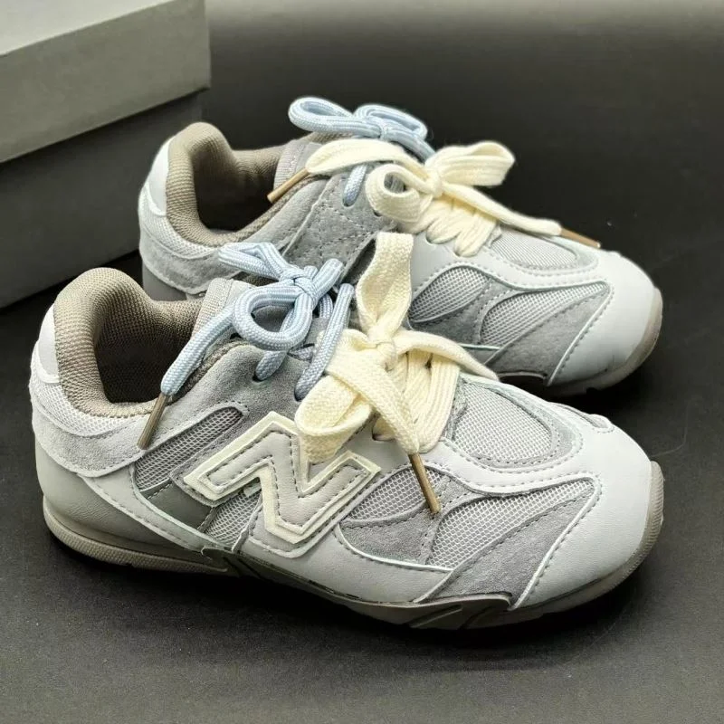 Accurate model NEW BALANCE SHOES