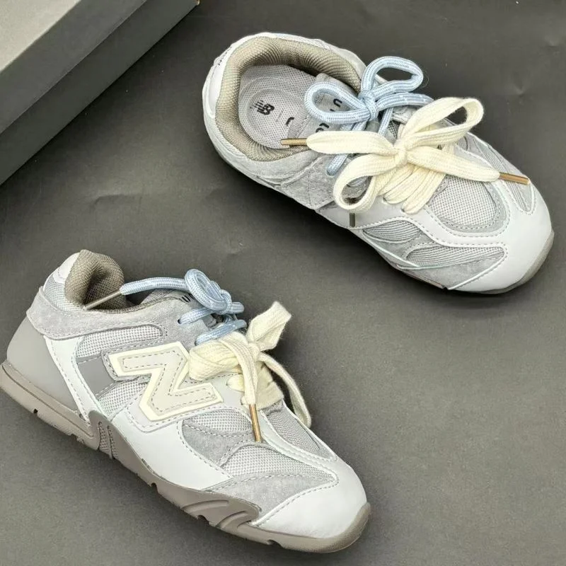Accurate model NEW BALANCE SHOES