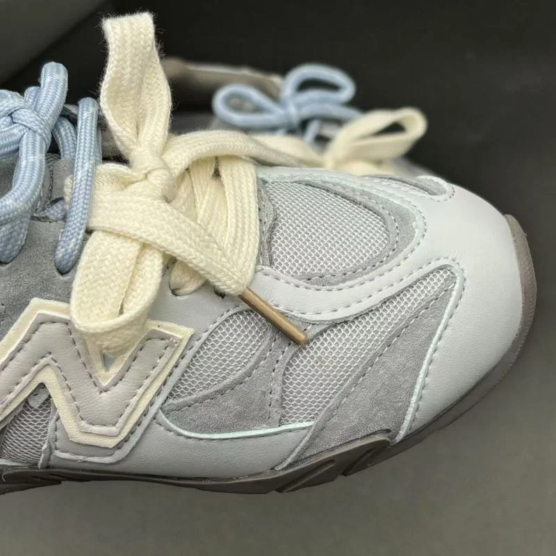 Accurate model NEW BALANCE SHOES