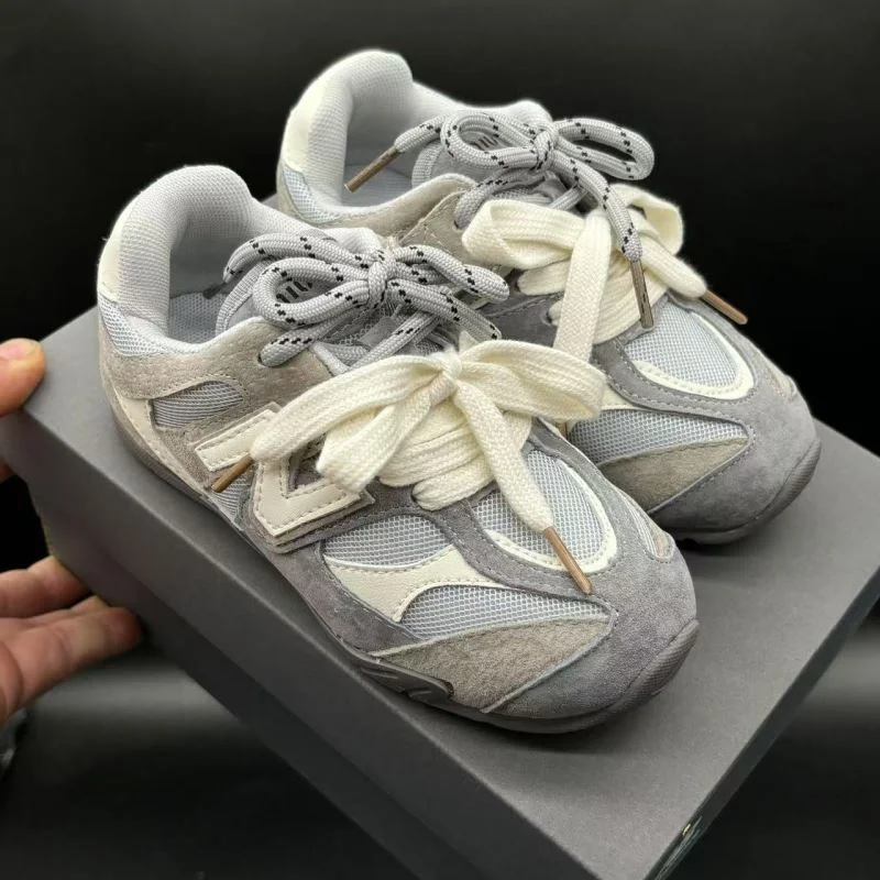 NEW BALANCE SHOES