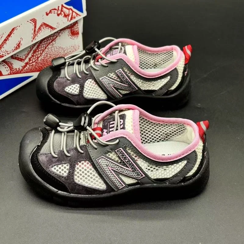 NEW BALANCE SHOES