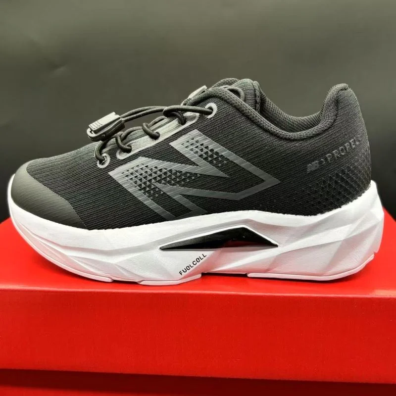 NEW BALANCE SHOES
