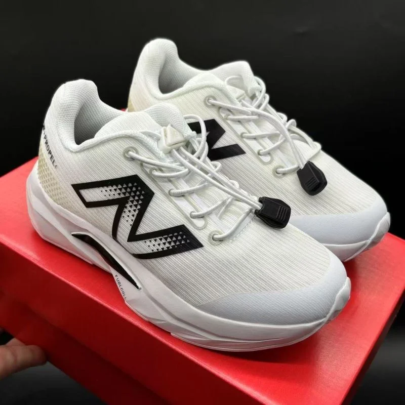 Top mirror NEW BALANCE SHOES