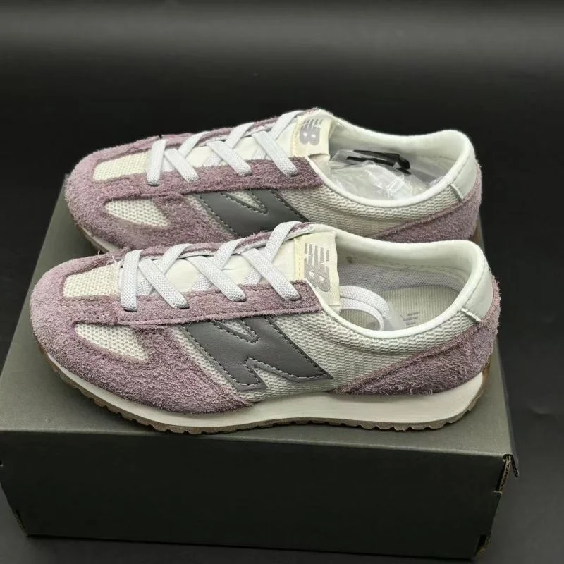 Top mirror NEW BALANCE SHOES
