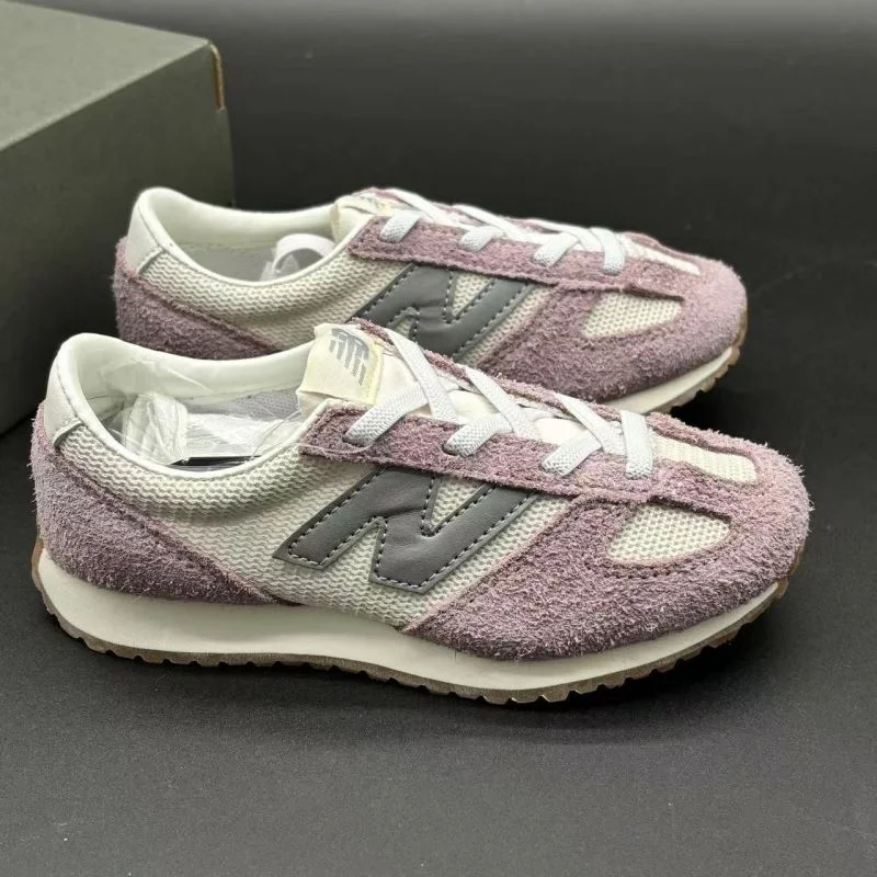 Top mirror NEW BALANCE SHOES