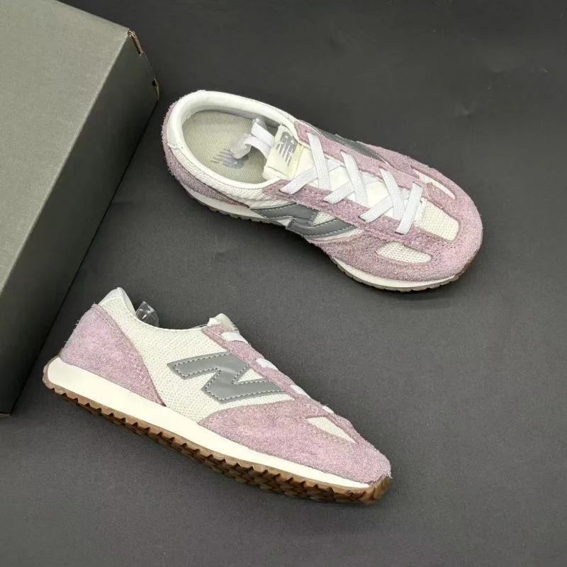 Top mirror NEW BALANCE SHOES