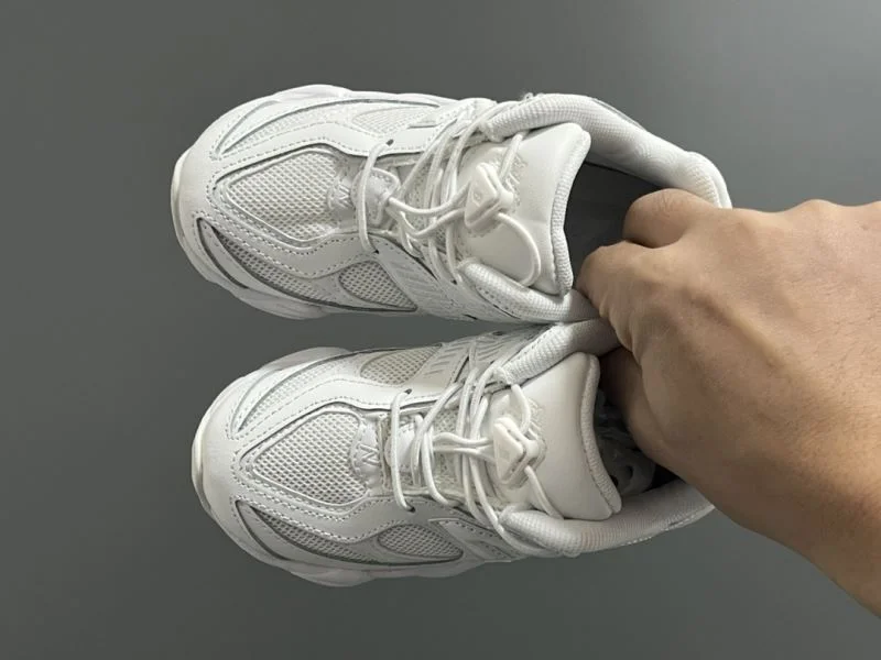 NEW BALANCE SHOES