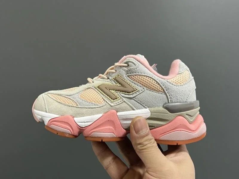 Indistinguishable NEW BALANCE SHOES