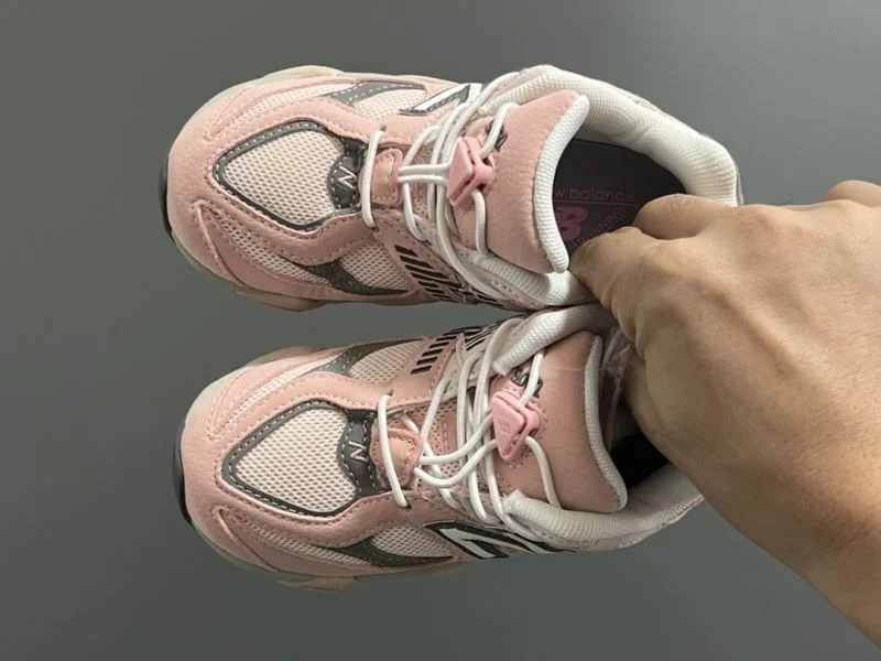 NEW BALANCE SHOES
