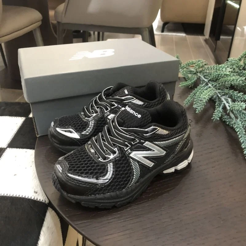NEW BALANCE SHOES
