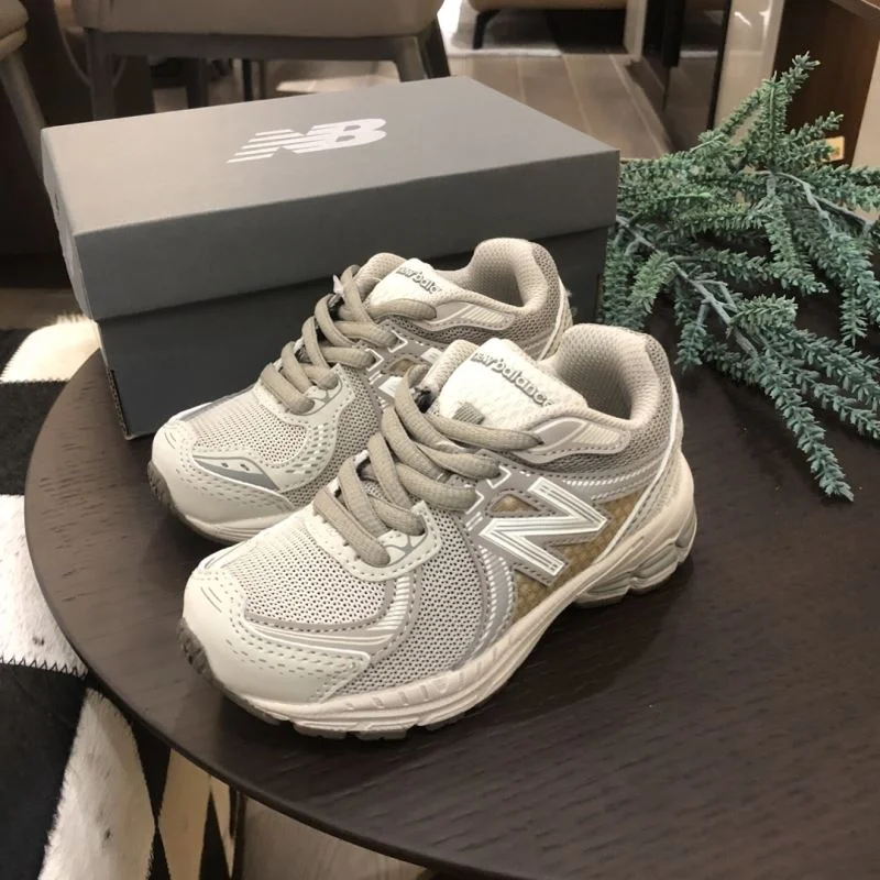 NEW BALANCE SHOES