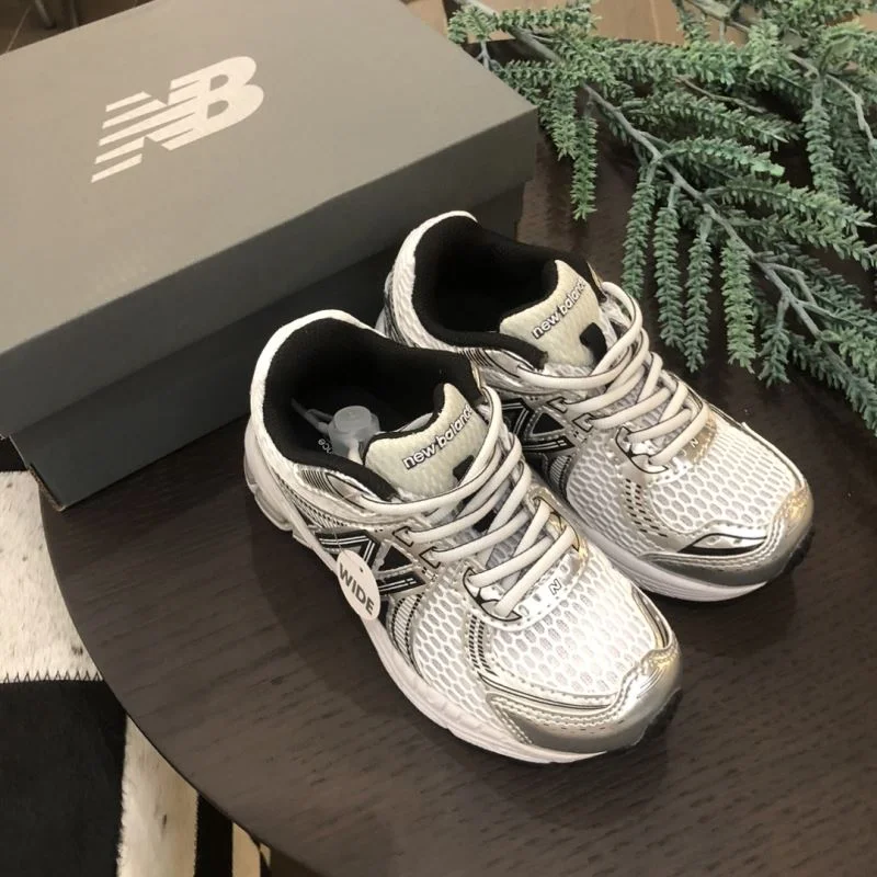NEW BALANCE SHOES
