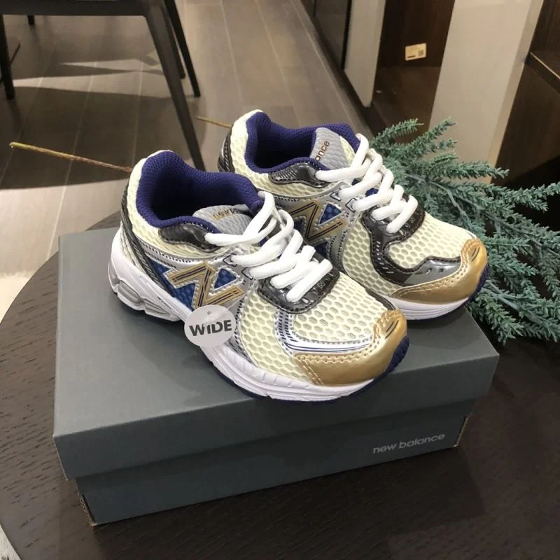 NEW BALANCE SHOES