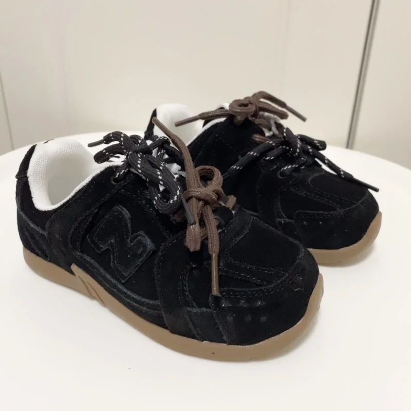 NEW BALANCE SHOES