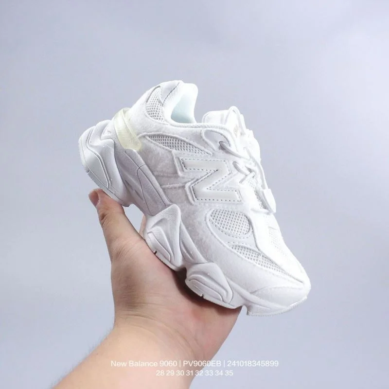 NEW BALANCE SHOES