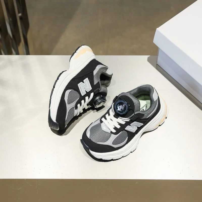 Indistinguishable NEW BALANCE SHOES
