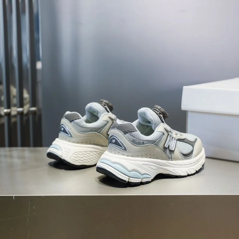 Accurate model NEW BALANCE SHOES