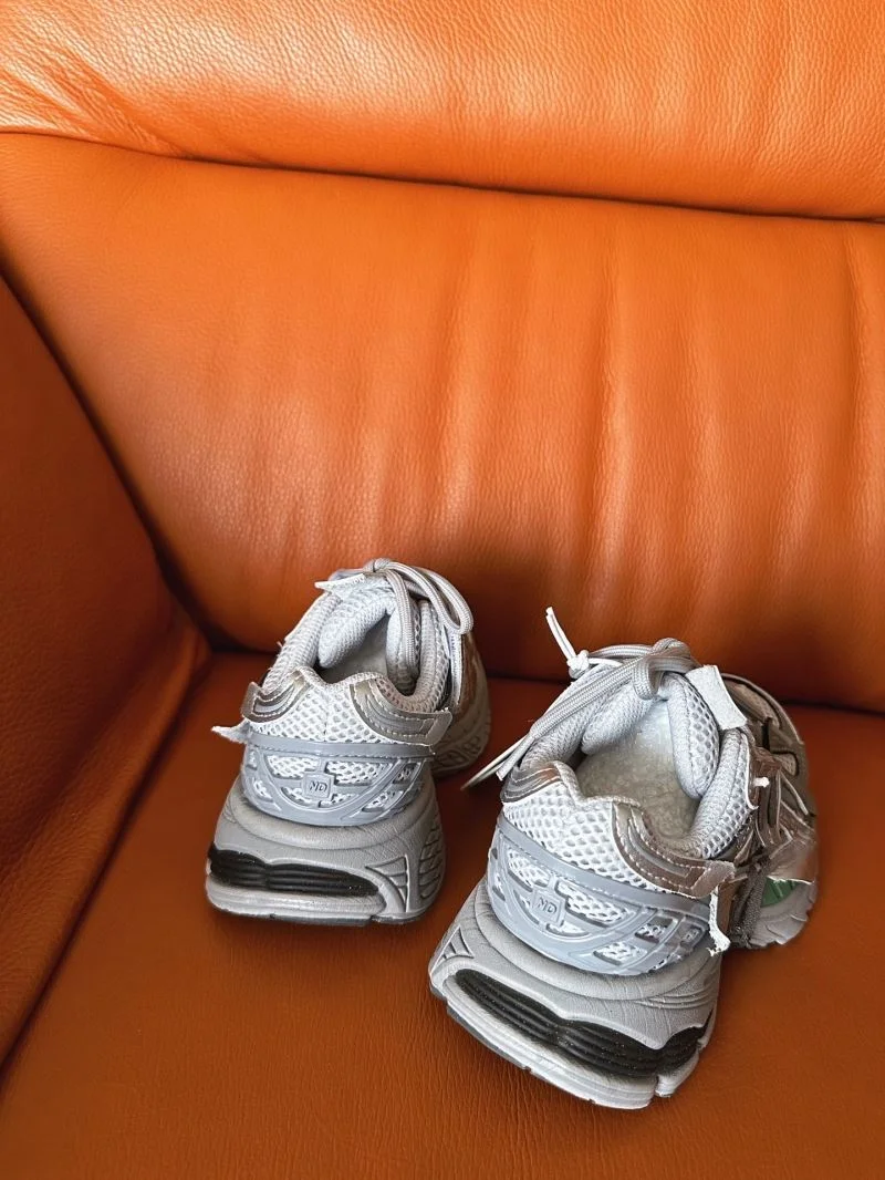 Accurate model NEW BALANCE SHOES