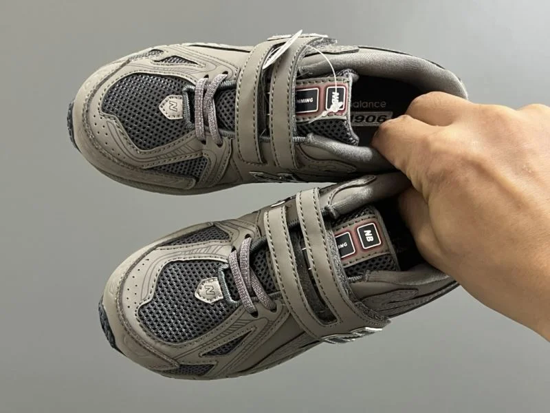NEW BALANCE SHOES