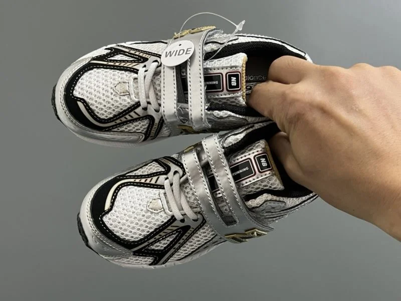NEW BALANCE SHOES