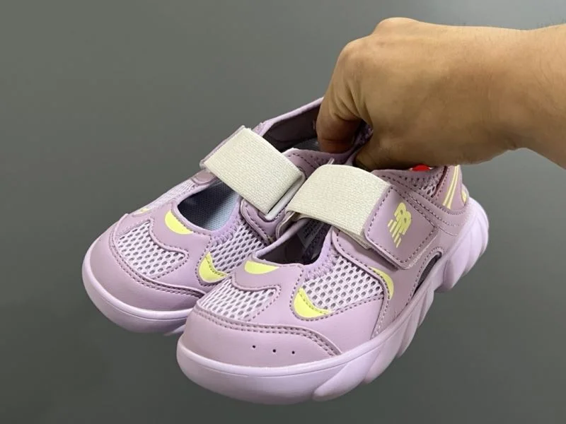 Brand-authenticated NEW BALANCE SHOES