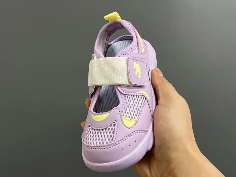 Brand-authenticated NEW BALANCE SHOES