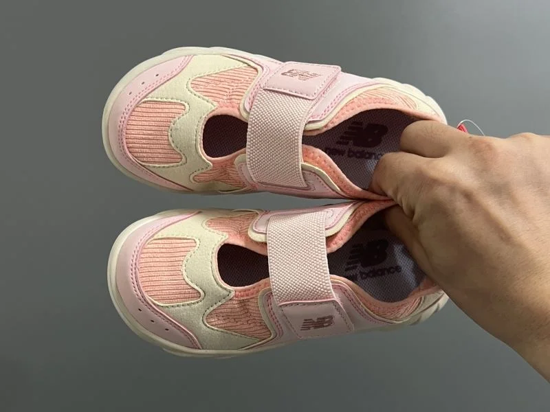 NEW BALANCE SHOES