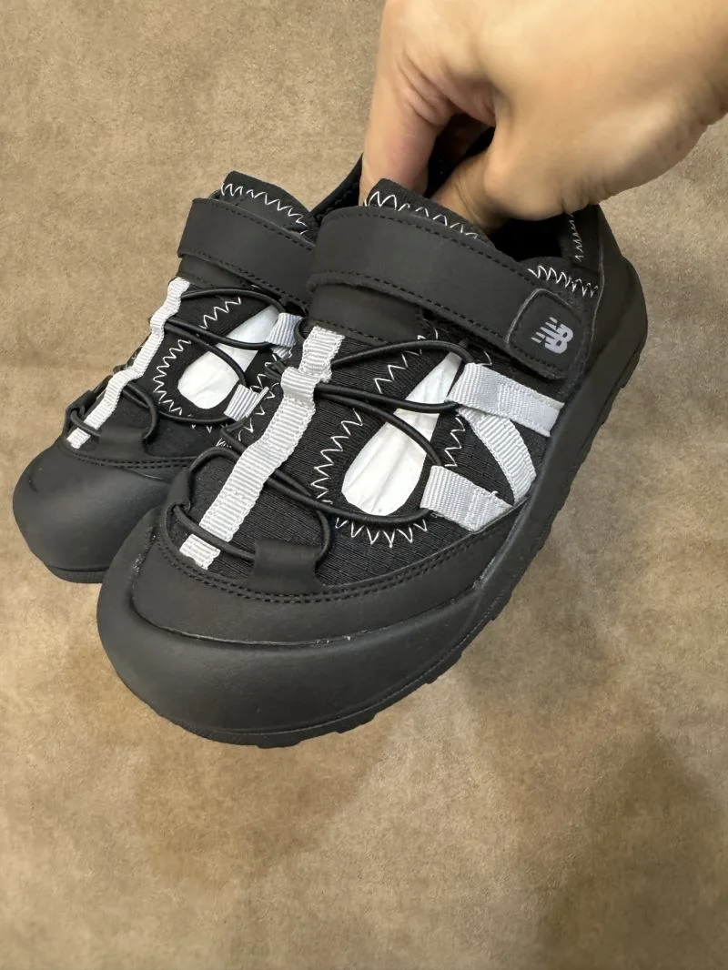 NEW BALANCE SHOES