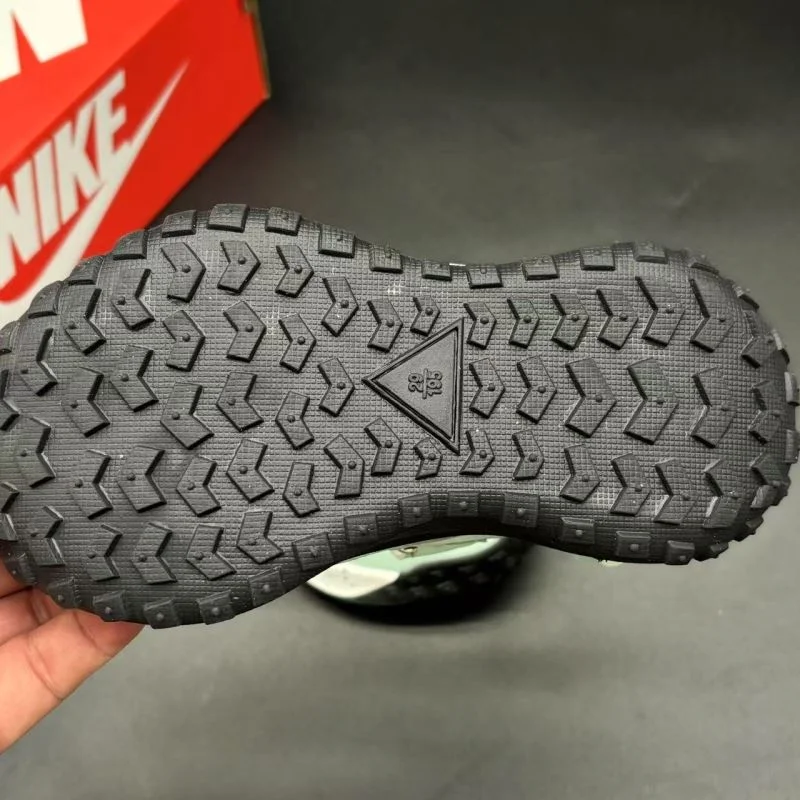 Brand-authenticated NIKE SHOES