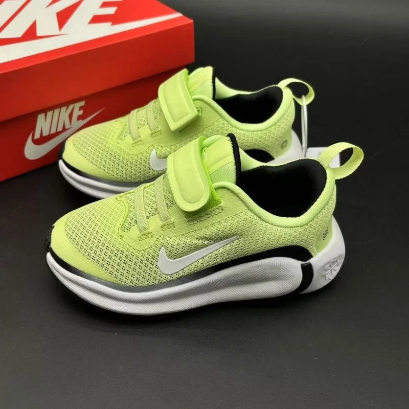 Accurate model NIKE SHOES