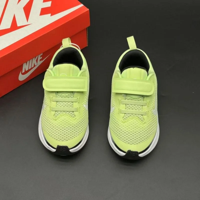 Accurate model NIKE SHOES