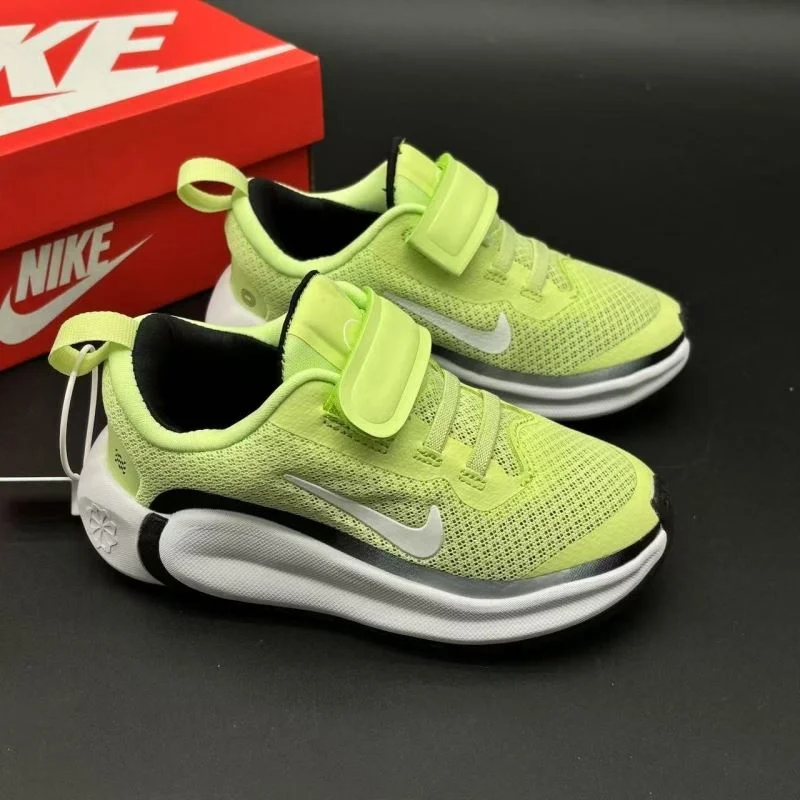 Accurate model NIKE SHOES