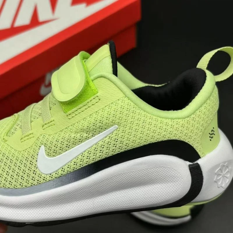 Accurate model NIKE SHOES