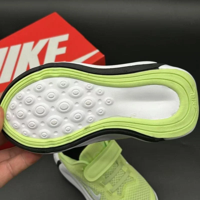 Accurate model NIKE SHOES