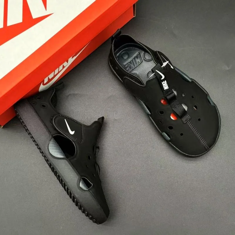 Accurate model NIKE SHOES