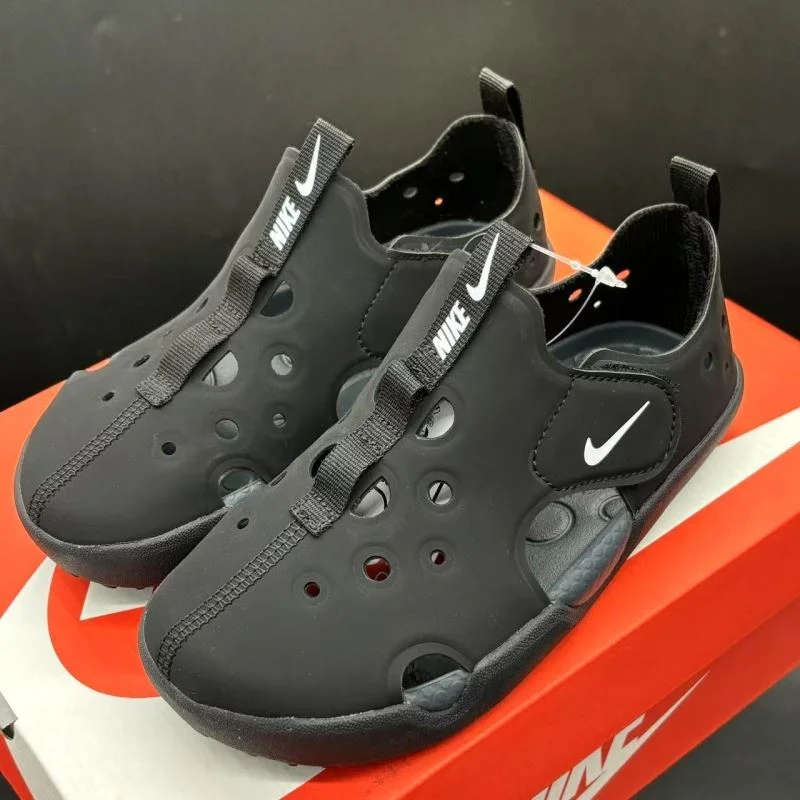 Accurate model NIKE SHOES