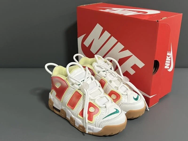 Accurate model NIKE SHOES