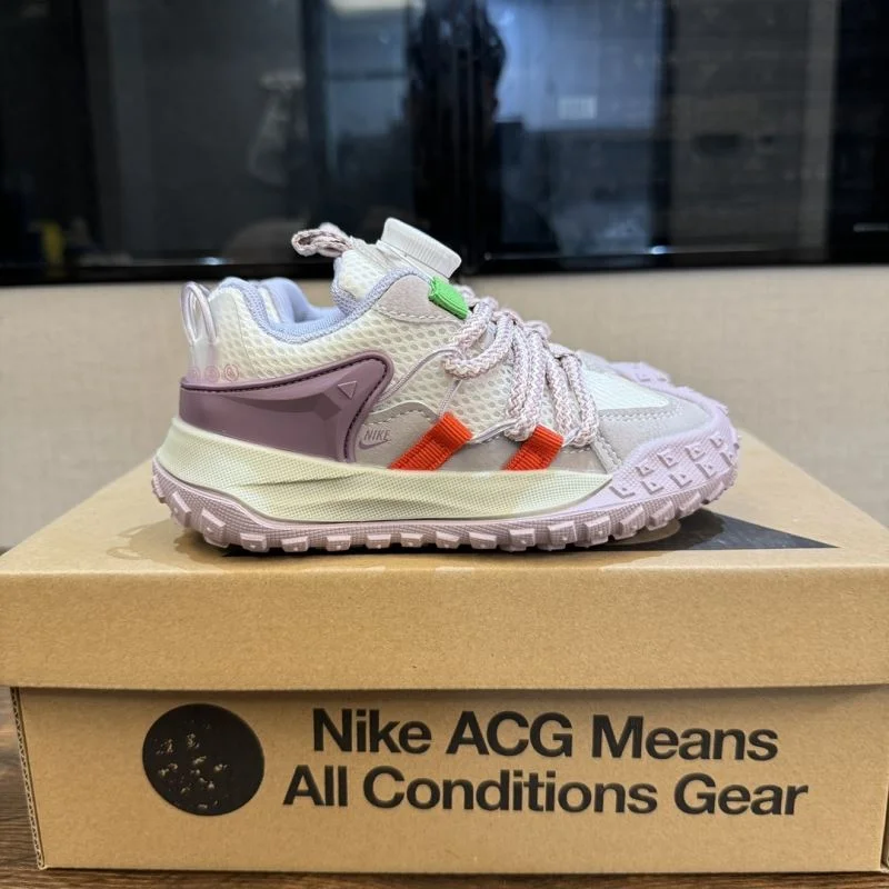 Brand-authenticated NIKE SHOES