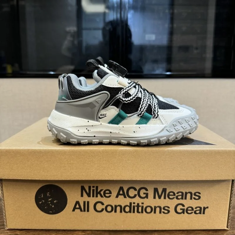 Brand-authenticated NIKE SHOES